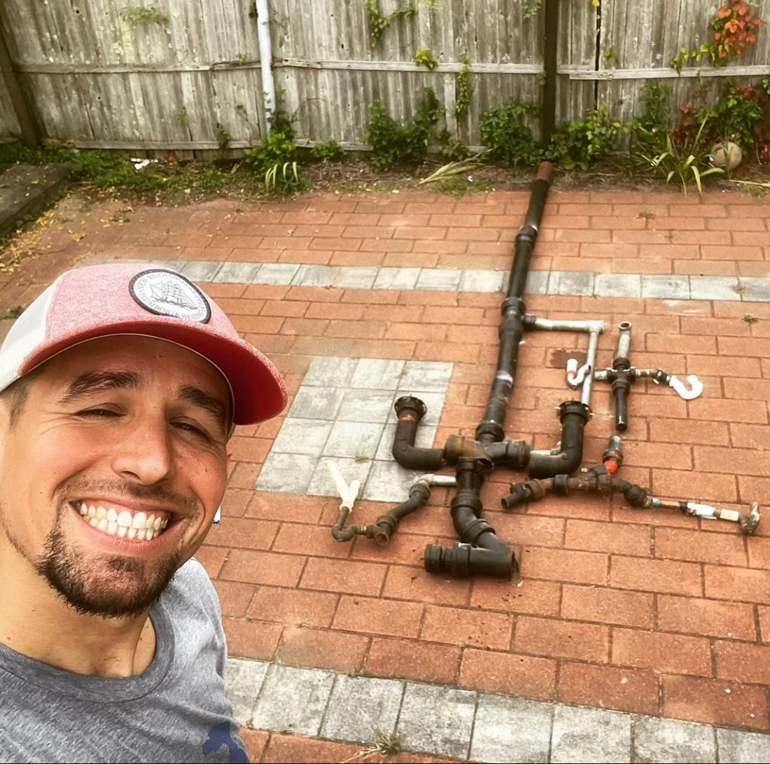 30 Pack Plumbers HQ | Live From Your Sisters House – 30 Pack Apparel